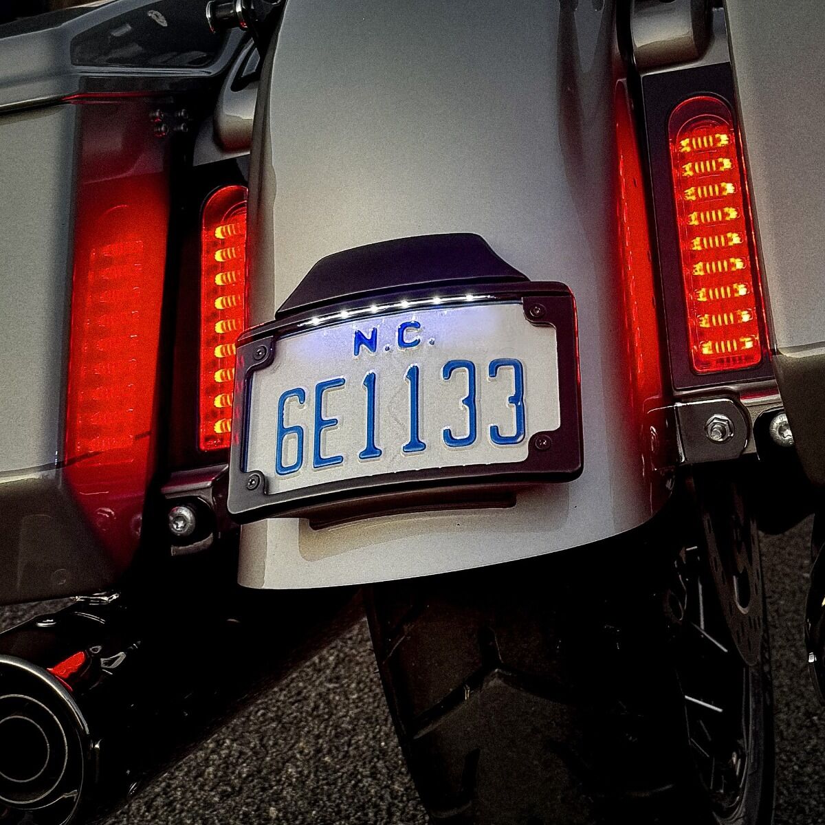 CUSTOM DYNAMICS Illuminated Radius License Plate Frame - Black ...